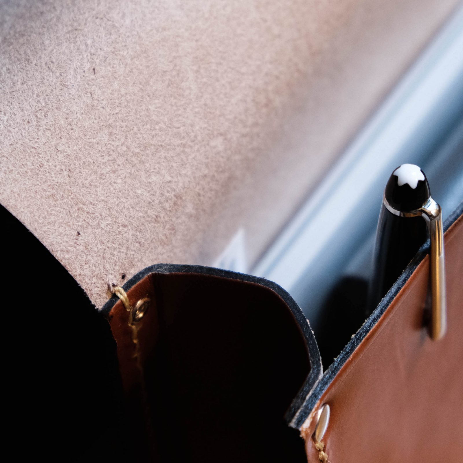 Valet de Pique : un sac en cuir robuste fabriqué à Paris