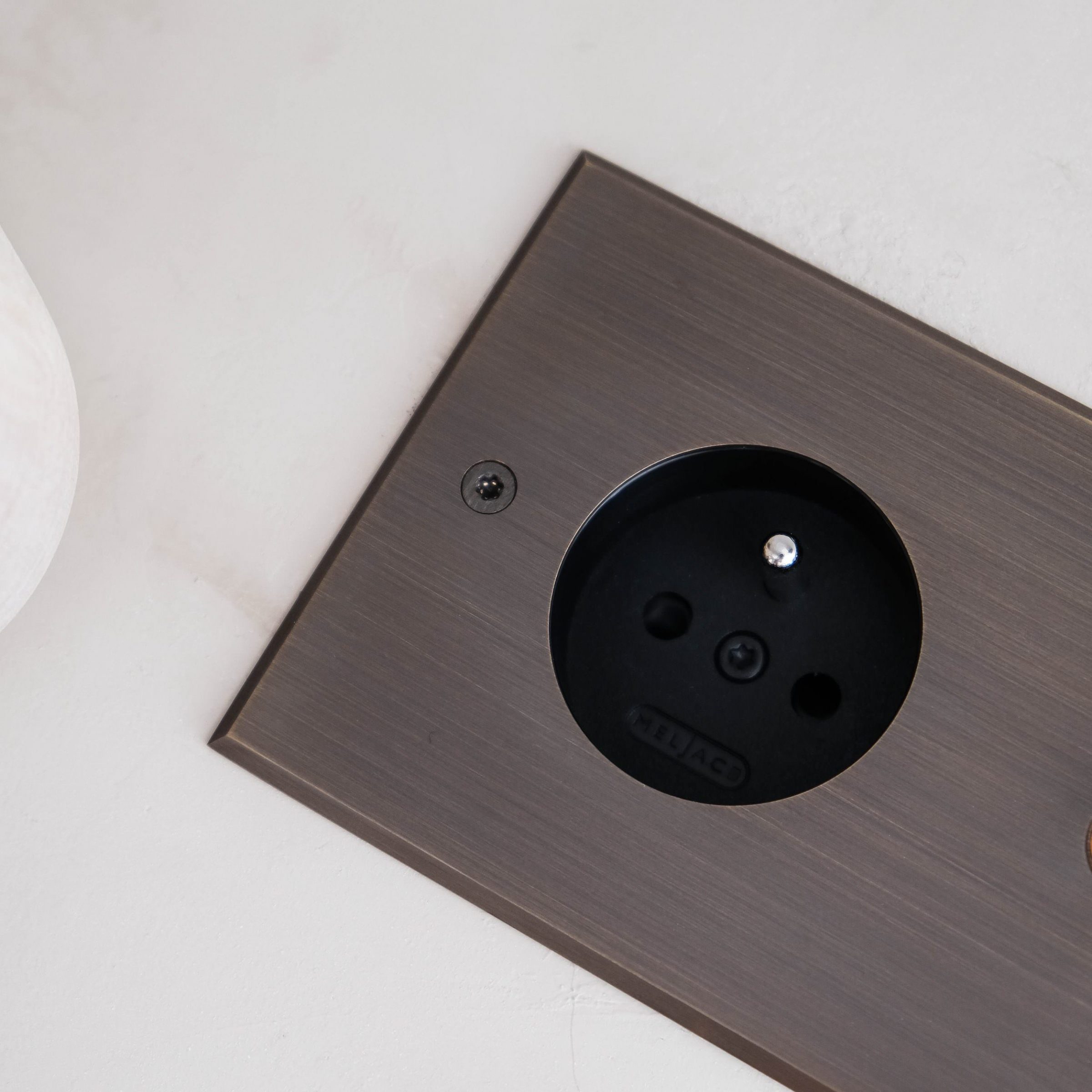 Les interrupteurs Meljac de la Maison VGL : couleurs, finitions ...