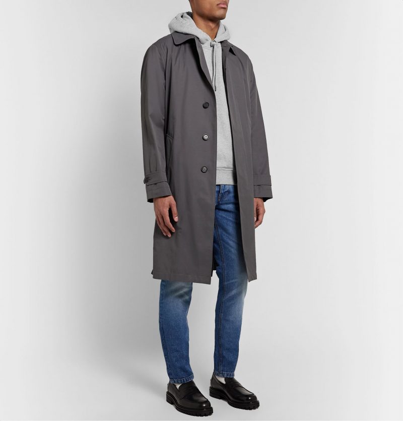 Comment bien choisir et porter un sweat à capuche pour homme